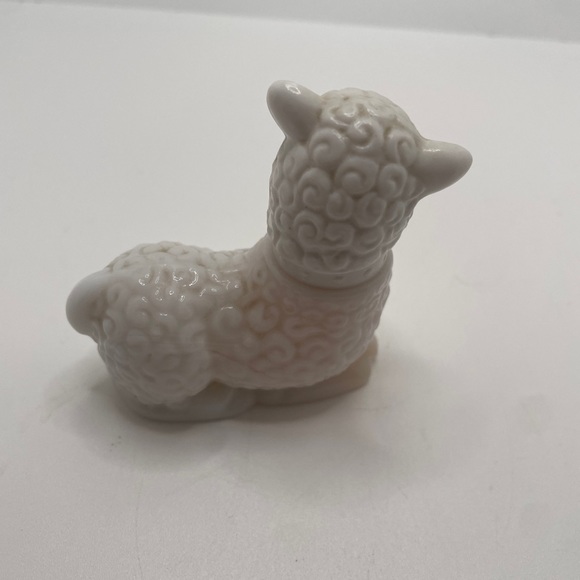 Other | Vintage Avon Lamb Perfume Bottle White Milk Glass Figurines ...